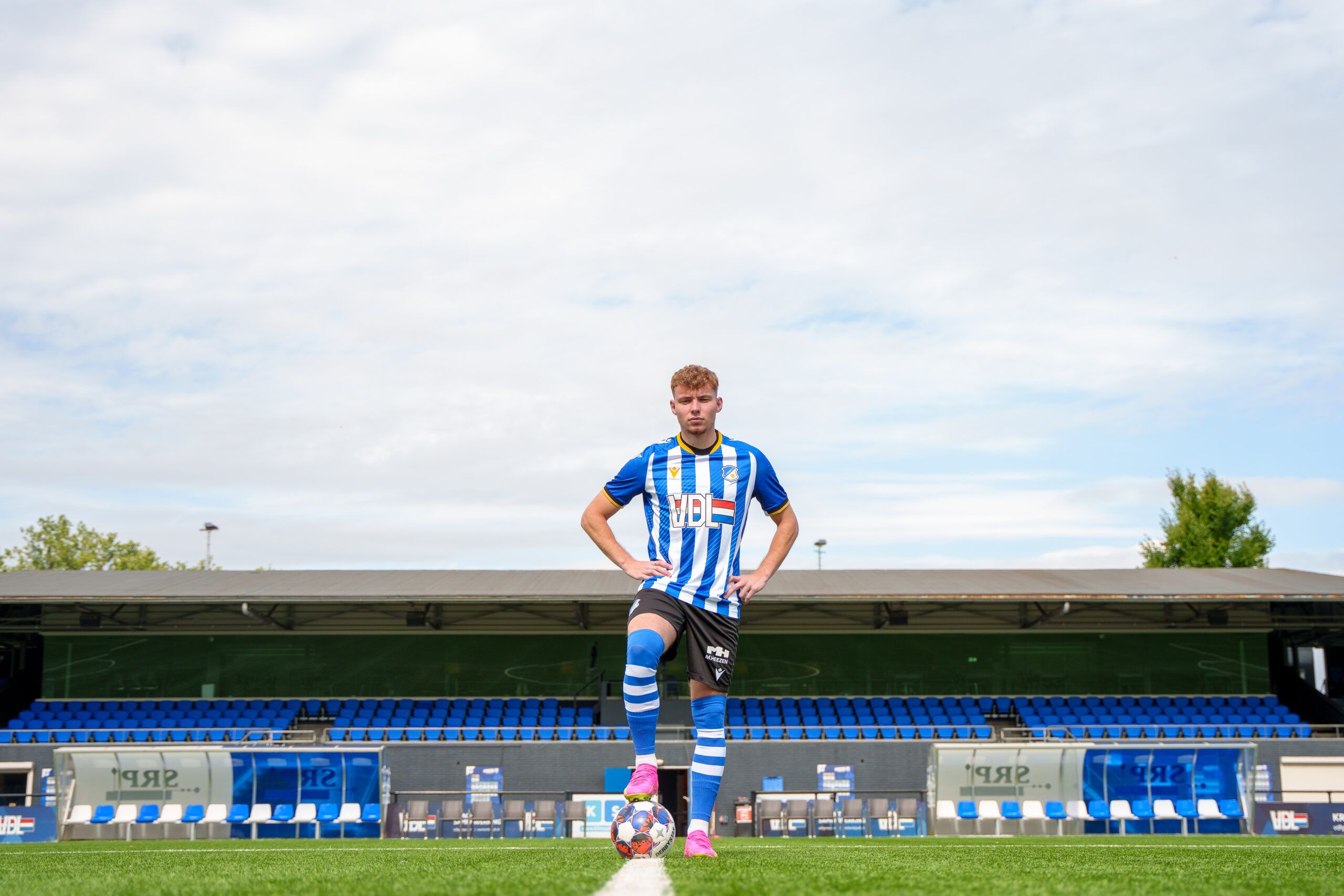 Persyn maakt definitieve overstap naar FC Eindhoven - FC Eindhoven