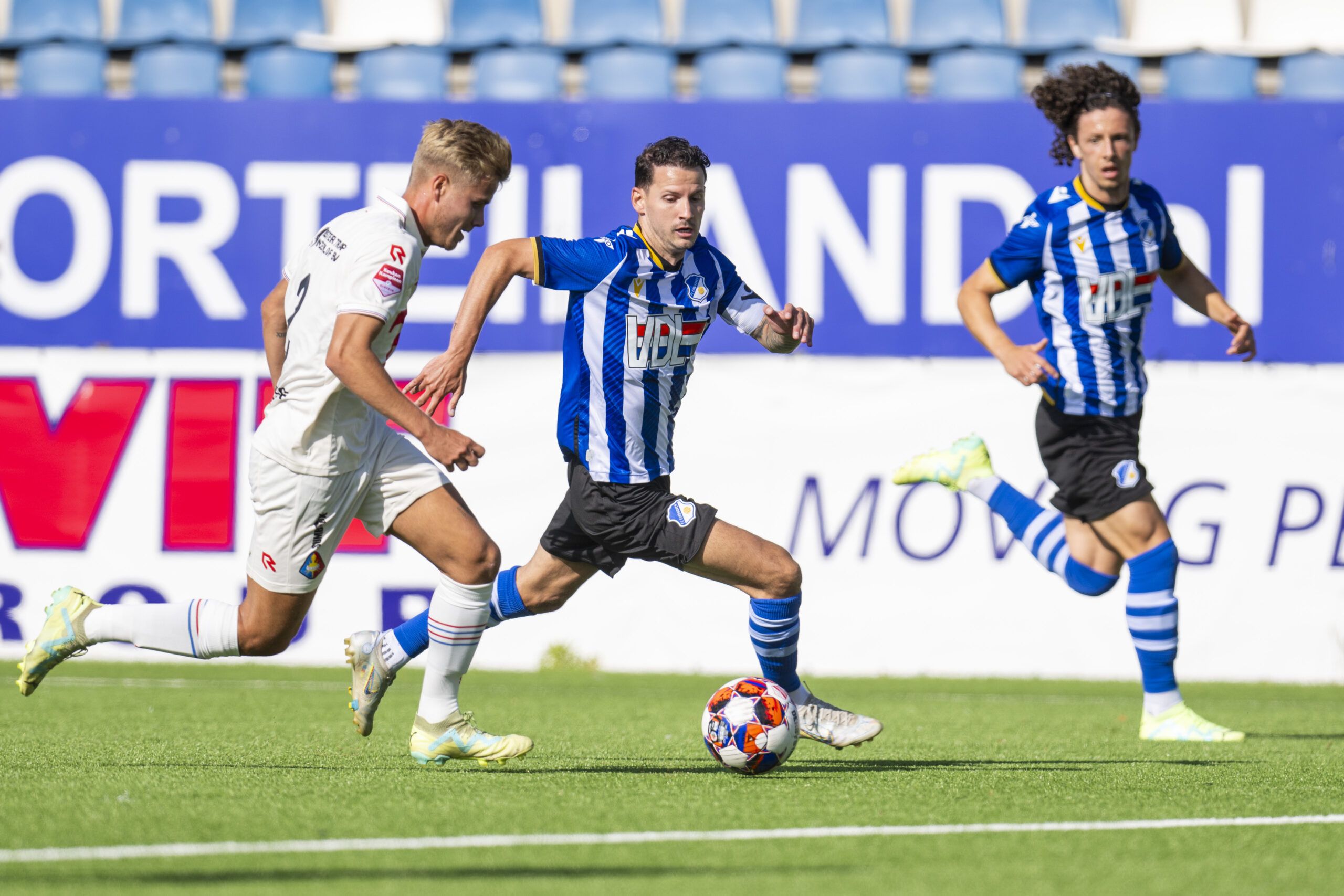 Blauwwitten verliezen bij rentree Sleegers - FC Eindhoven Blauwwitten verliezen bij rentree Sleegers - FC Eindhoven