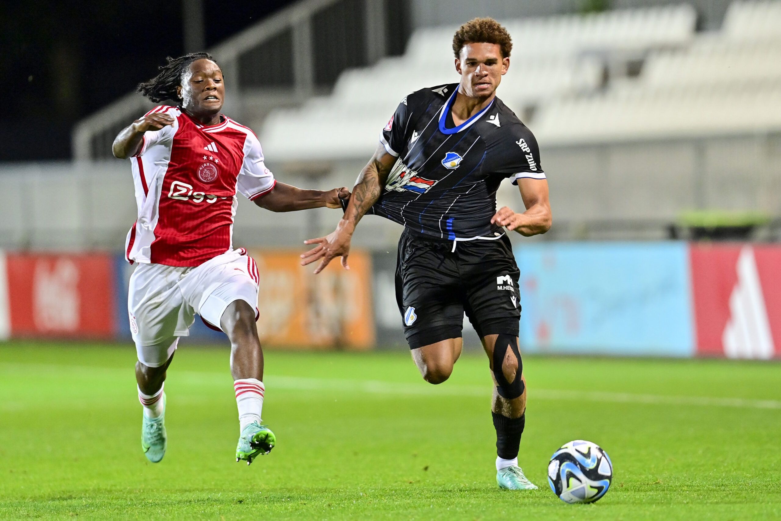 FC Eindhoven ontsnapt aan eerste nederlaag - FC Eindhoven