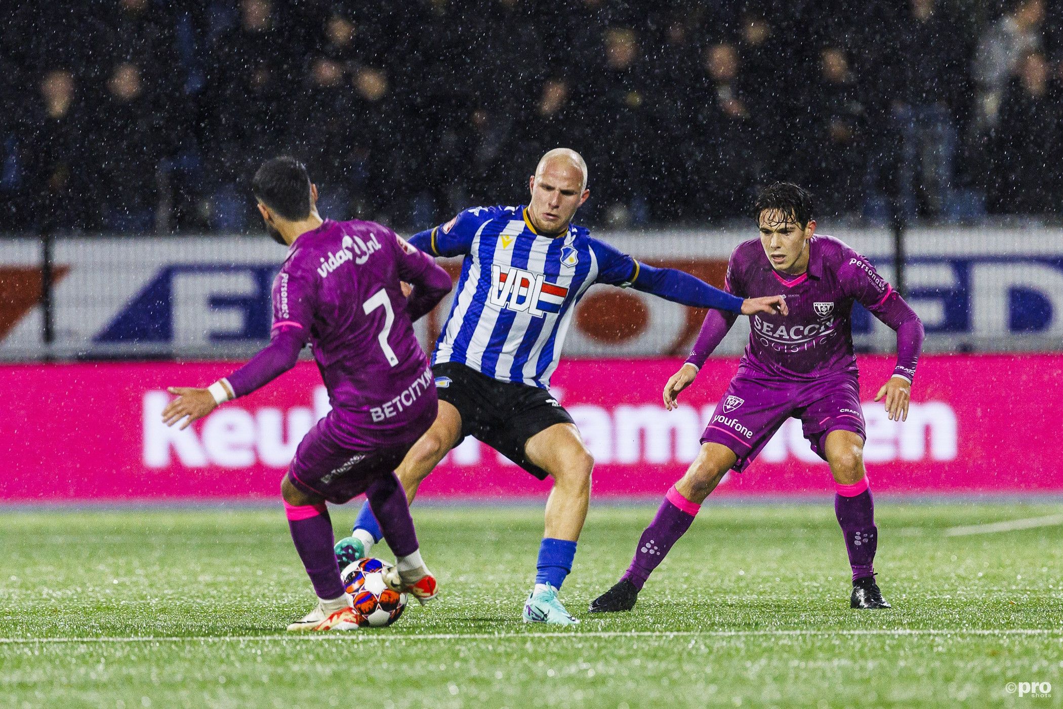 Vanavond gaan de Blauwwitten op bezoek in Venlo - FC Eindhoven