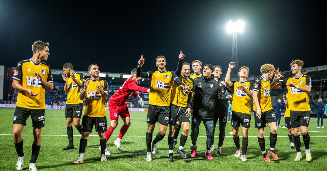 Vanavond trappen de Blauwwitten de laatste seizoenswedstrijd af - FC Eindhoven