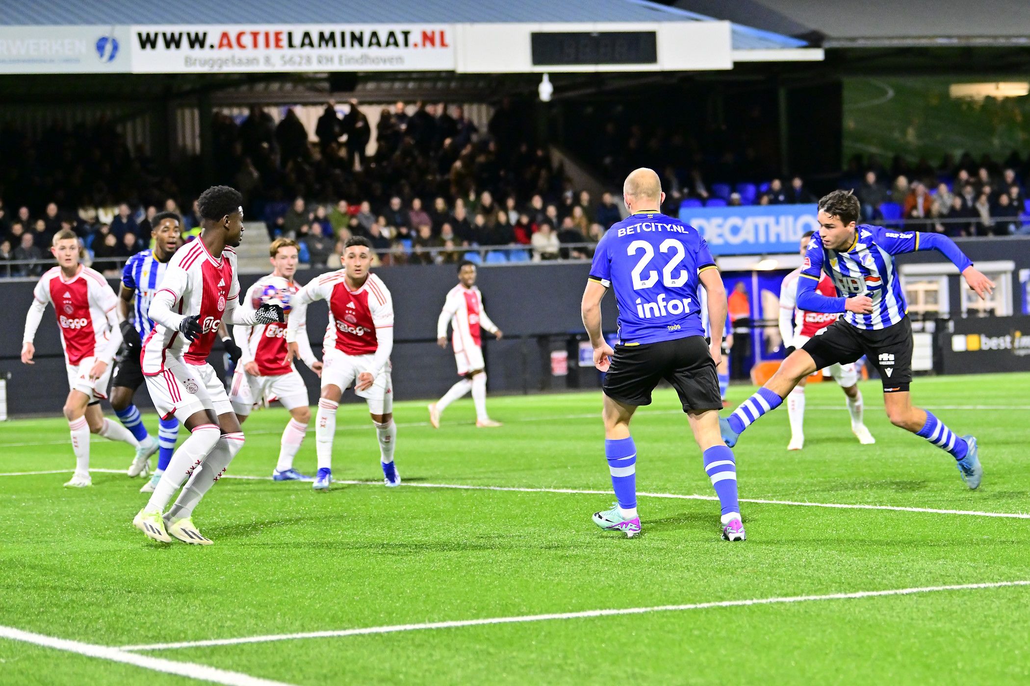 De Blauwwitten zijn vastberaden de goede start van het seizoen door te zetten - FC Eindhoven