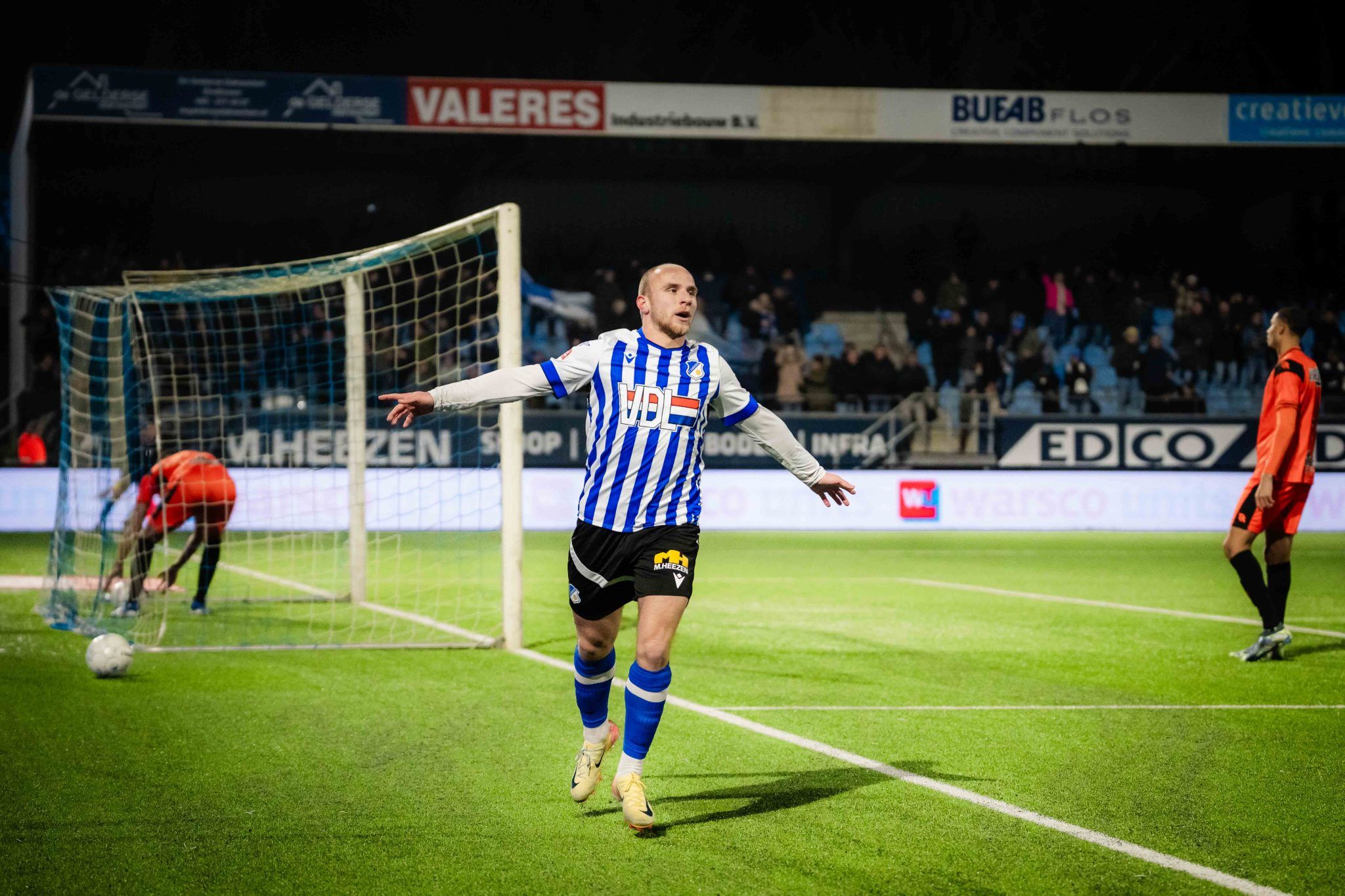 IJskoude start voor FC Eindhoven tegen de koploper - FC Eindhoven