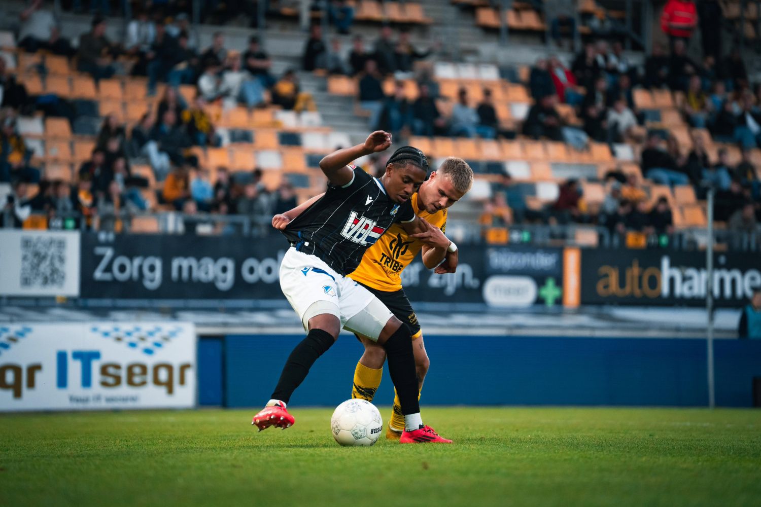 FC Eindhoven sluit seizoen af met driepunter - FC Eindhoven