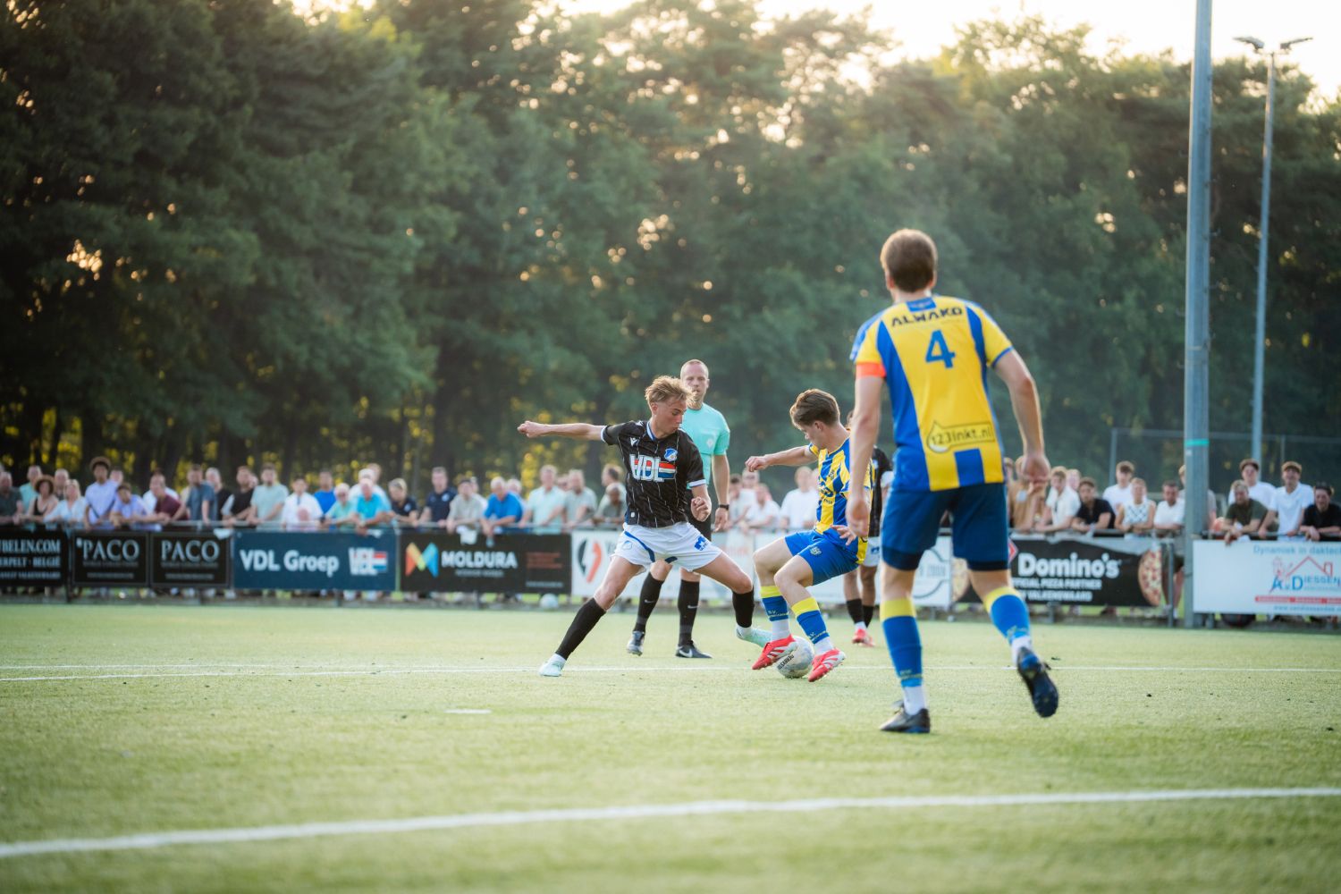Snikheet oefenduel tegen SV Valkenswaard eindigt in 1-5 - FC Eindhoven